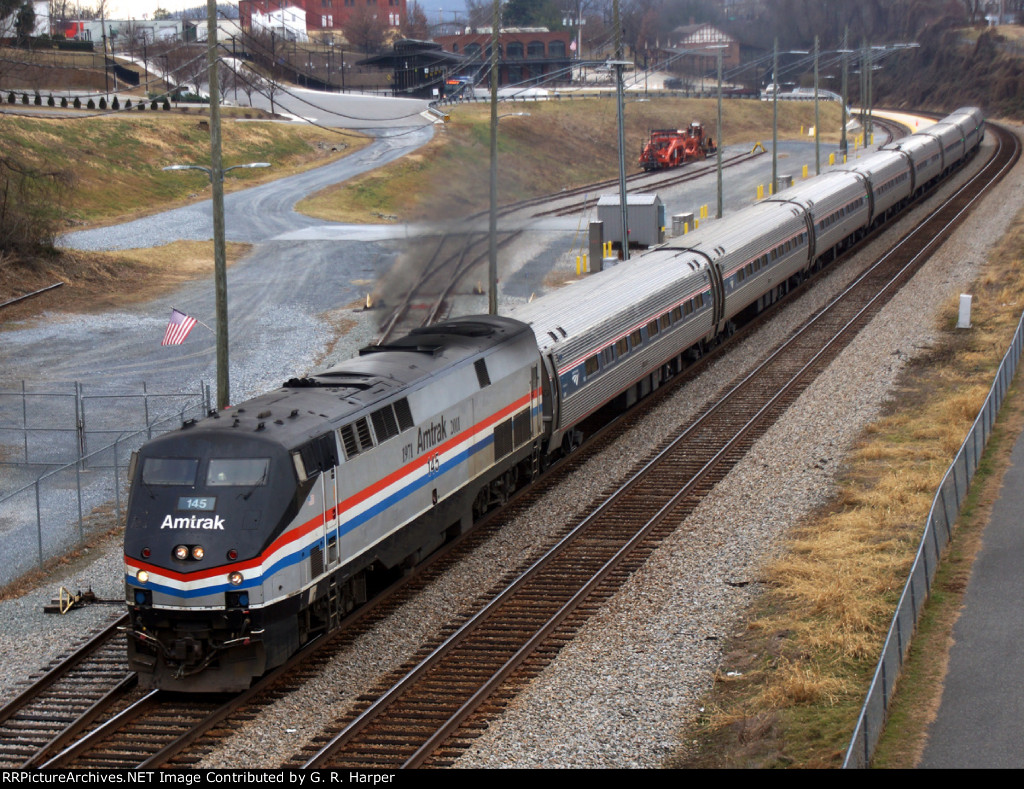 AMTK 145 on train 156 departs Lynchburg